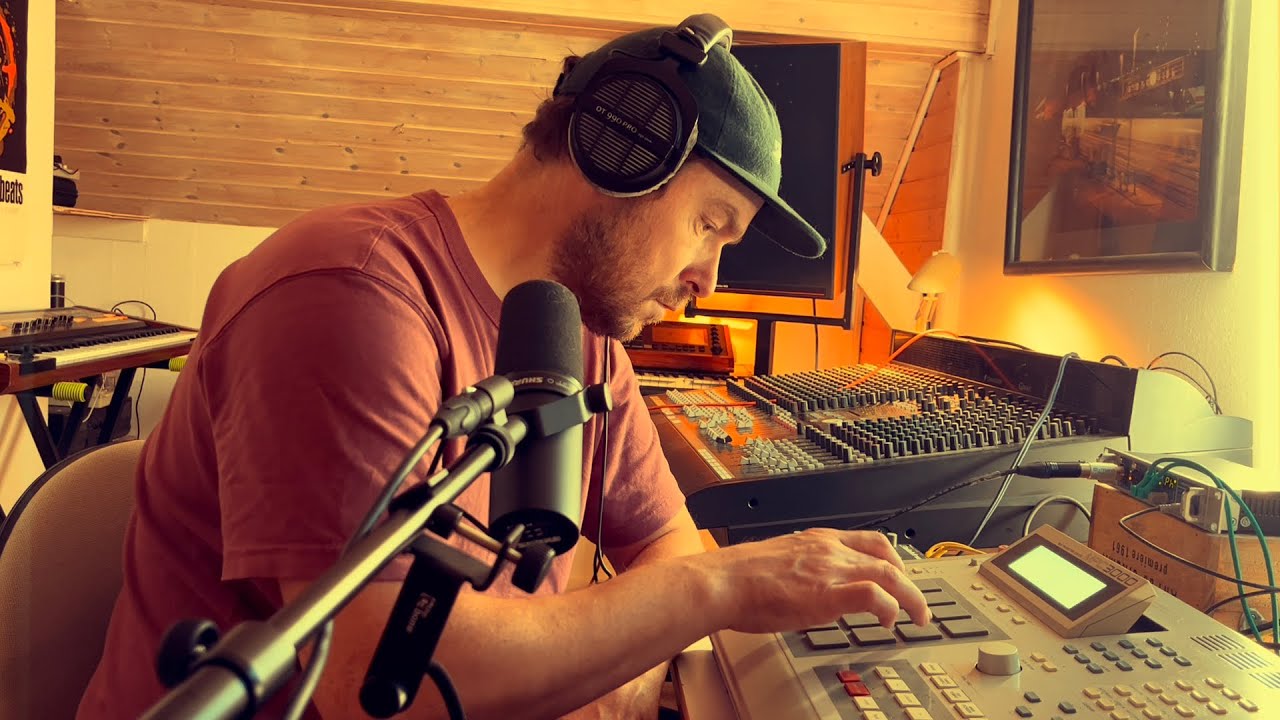 Akai Mpc 3000 Beatmaking & routing via analog heat, soundcraft ghost ...