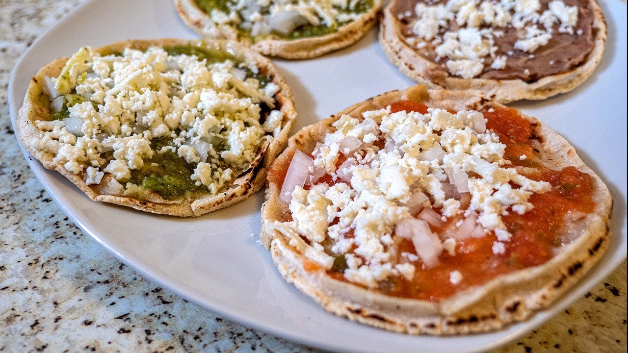 Picaditas De Salsa Roja y Verde | Recetas Mexicanas Faciles - YouTube