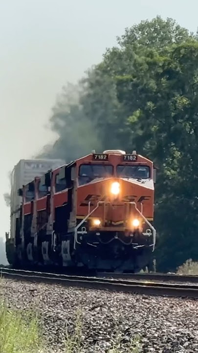 Very fast BNSF Z train speeding west w/ a wonderful horn!! #bnsf #bnsfrailway #bnsftrains #train ...