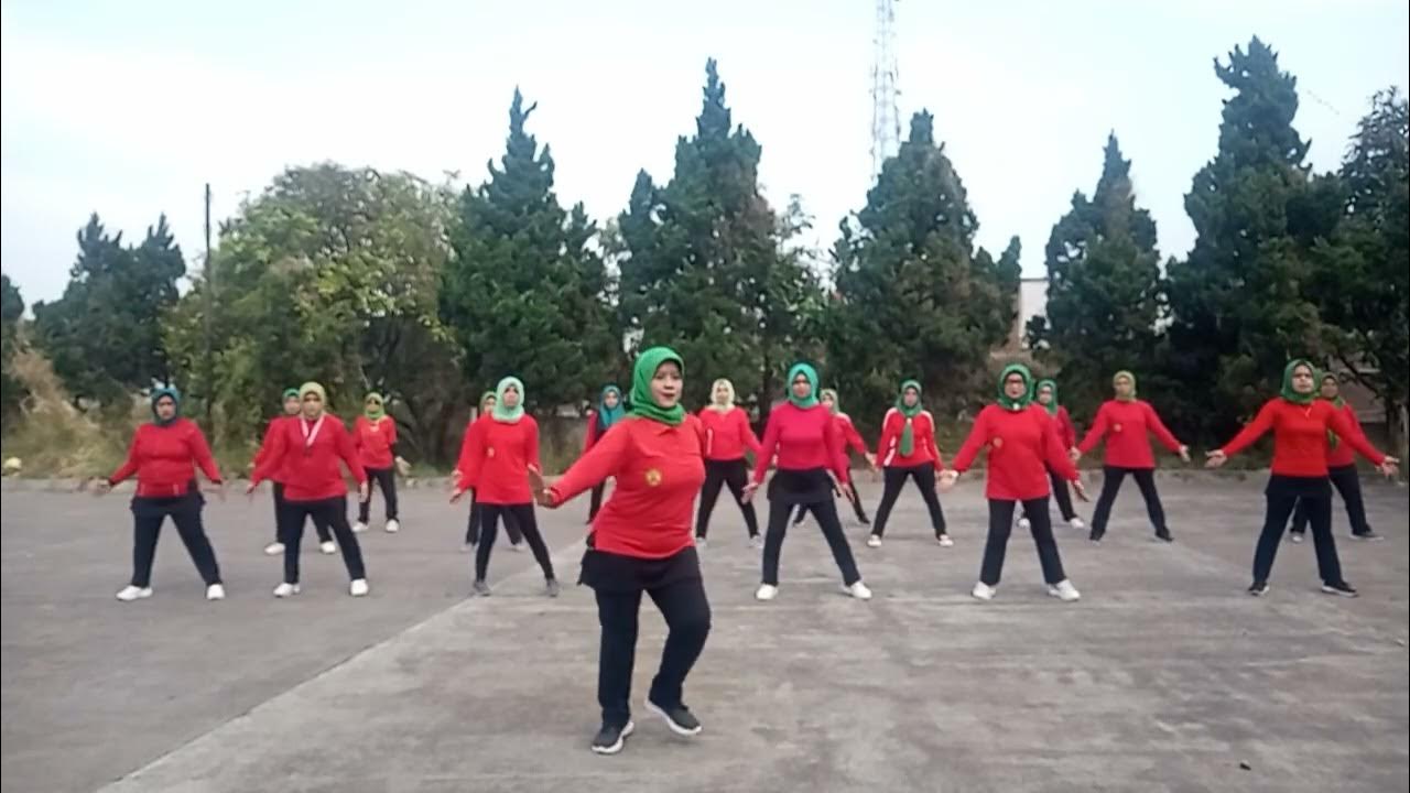 Senam kreasi 'Bisikan Rindu' by Siti Rokayah SBMS - YouTube