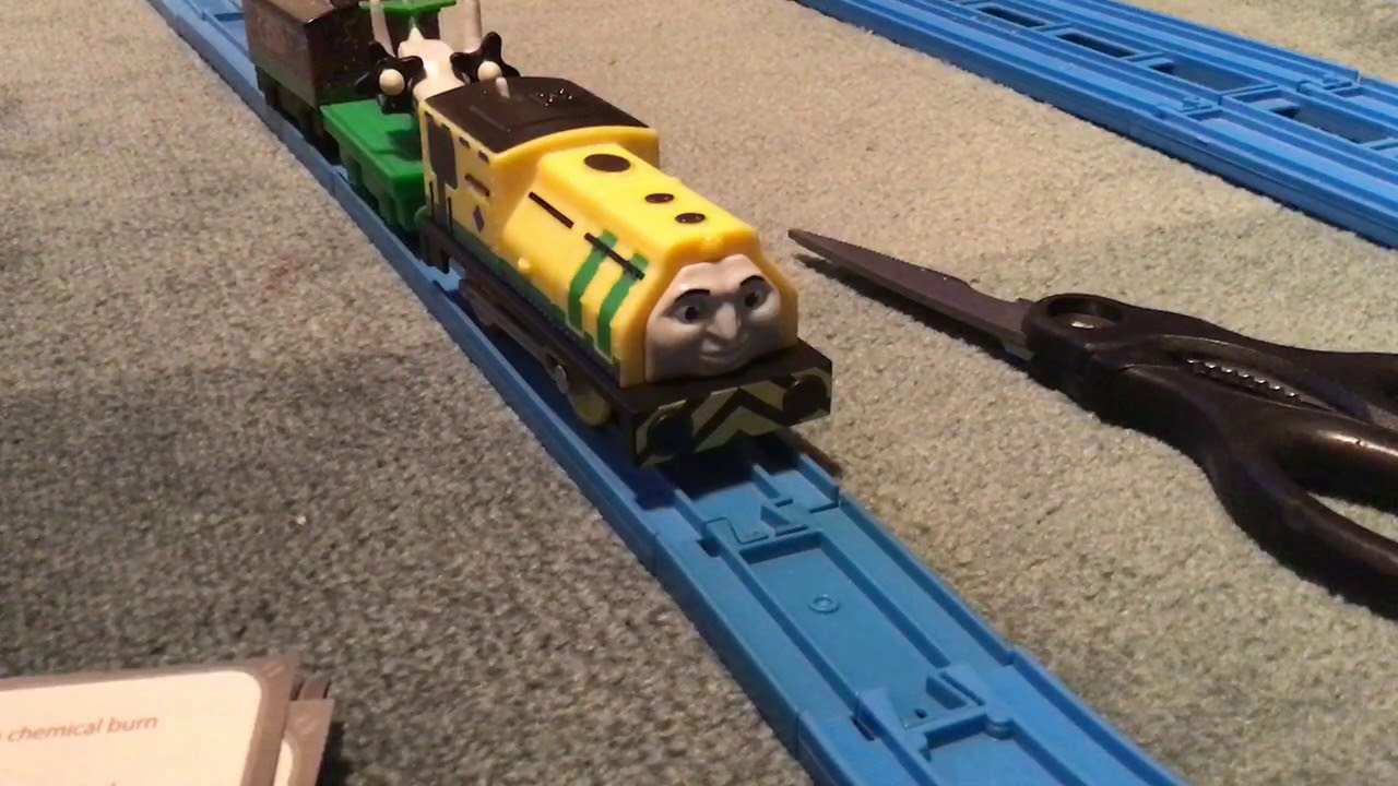 Unboxing and first run Trackmaster Raul and Emerson - YouTube