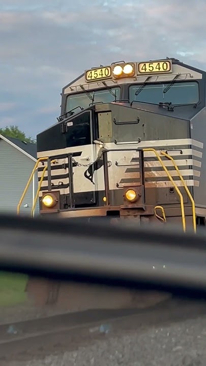 NS 4540 passes by - YouTube