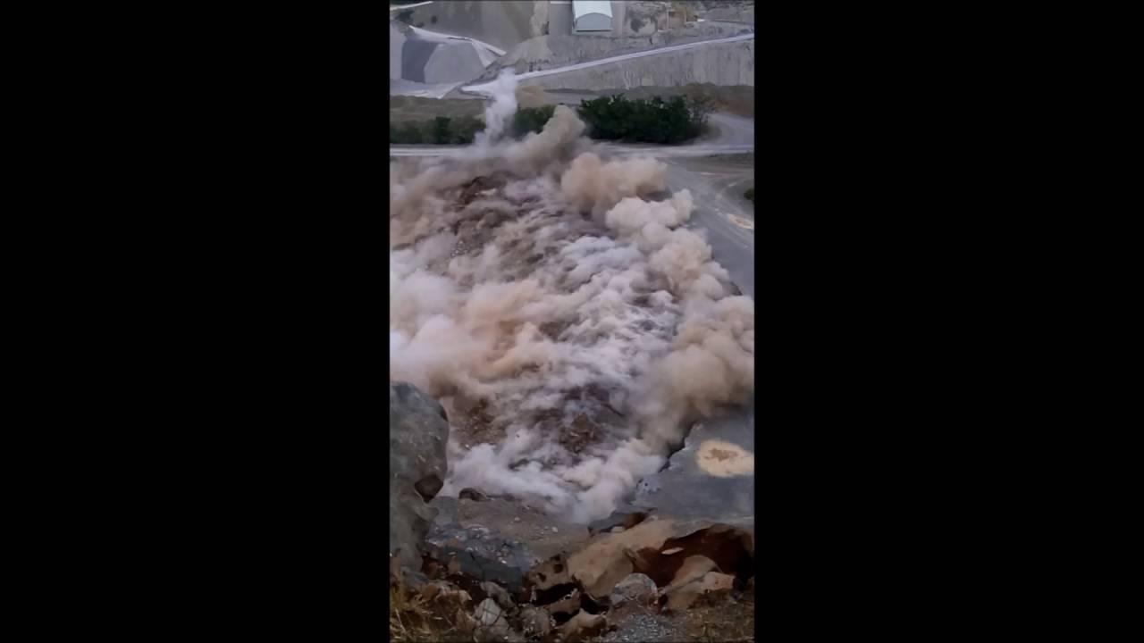 ANFO Explosion 4000kgr - YouTube