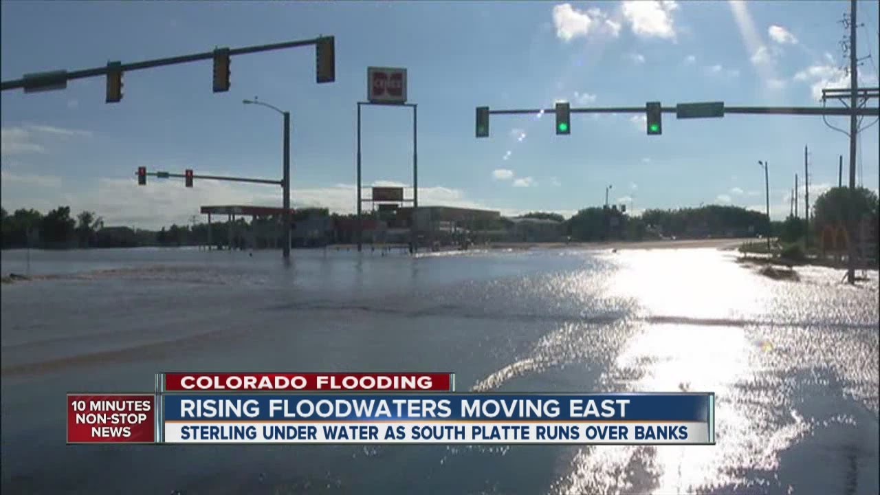 High water surges into Sterling - YouTube