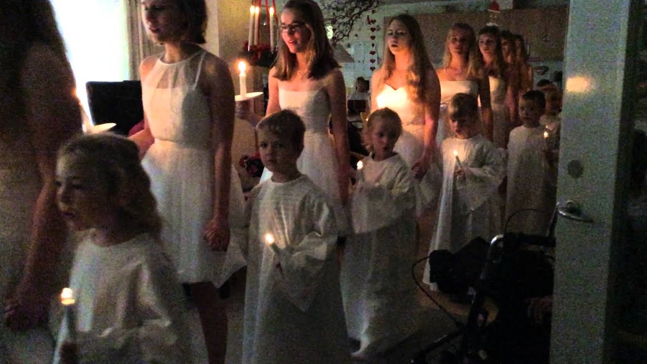 Lucia optog 2015 på Hejnsvig Plejecenter - YouTube