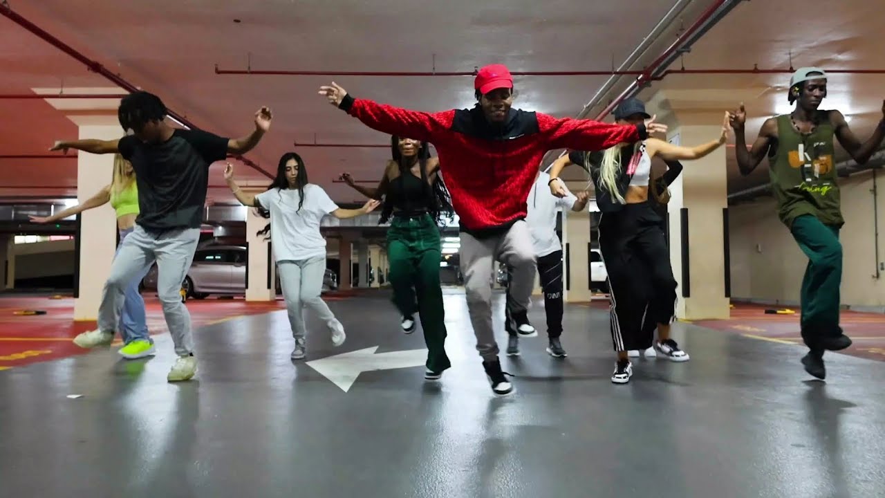 Mayorkun & Victony - Holy Father (Official Dance Video) - YouTube