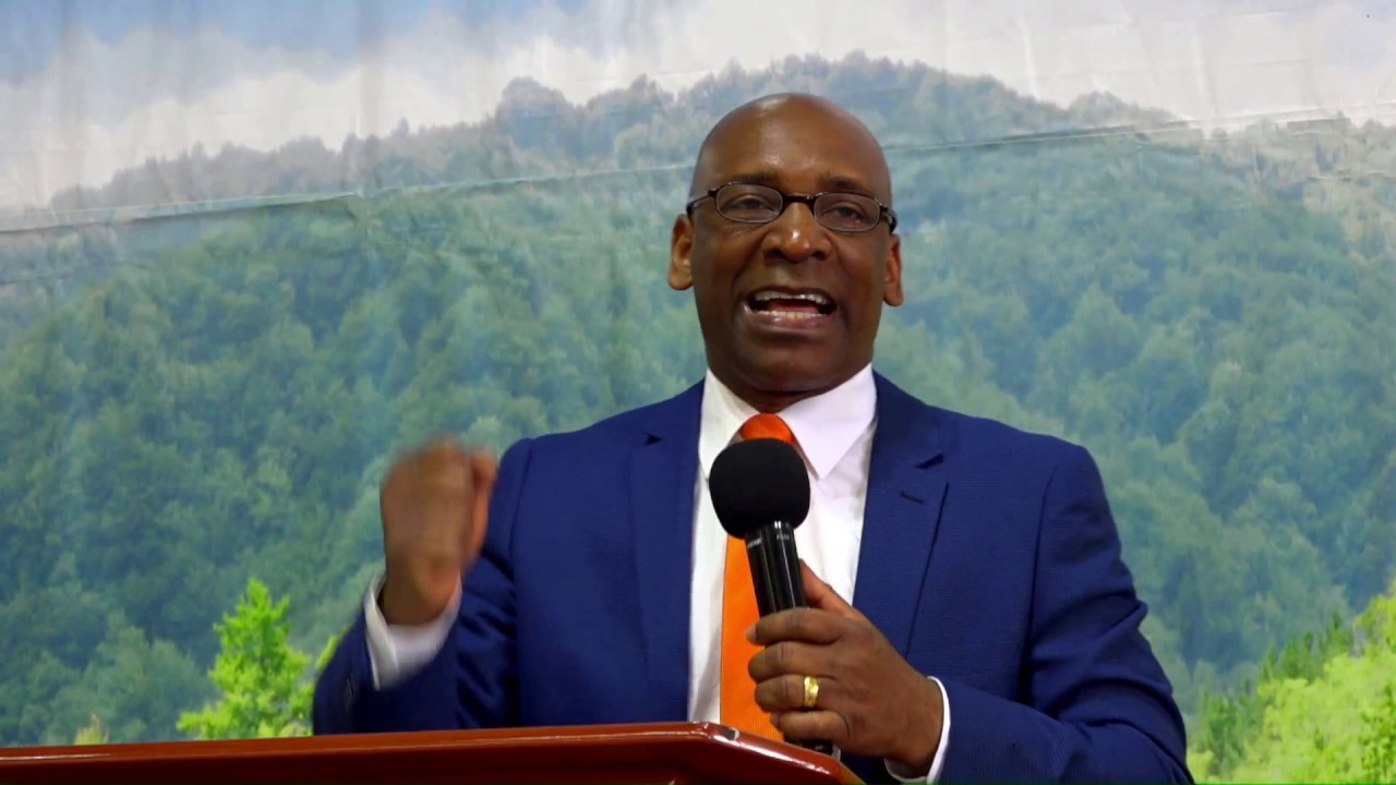 DIOS ES MI FORTALEZA EN MEDIO DE LA ANGUSTIA. REV. ARIS SOLÍS. - YouTube