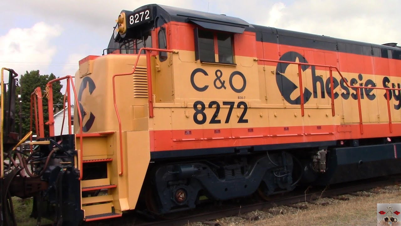 Three-Way Train Meet in North East PA - YouTube