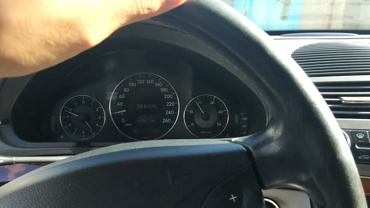 Engine sound w211 e200 cdi - YouTube