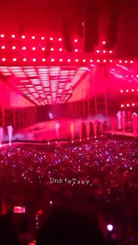 #jhope en su presentación en París cantando mic drop no hay duda de que ...