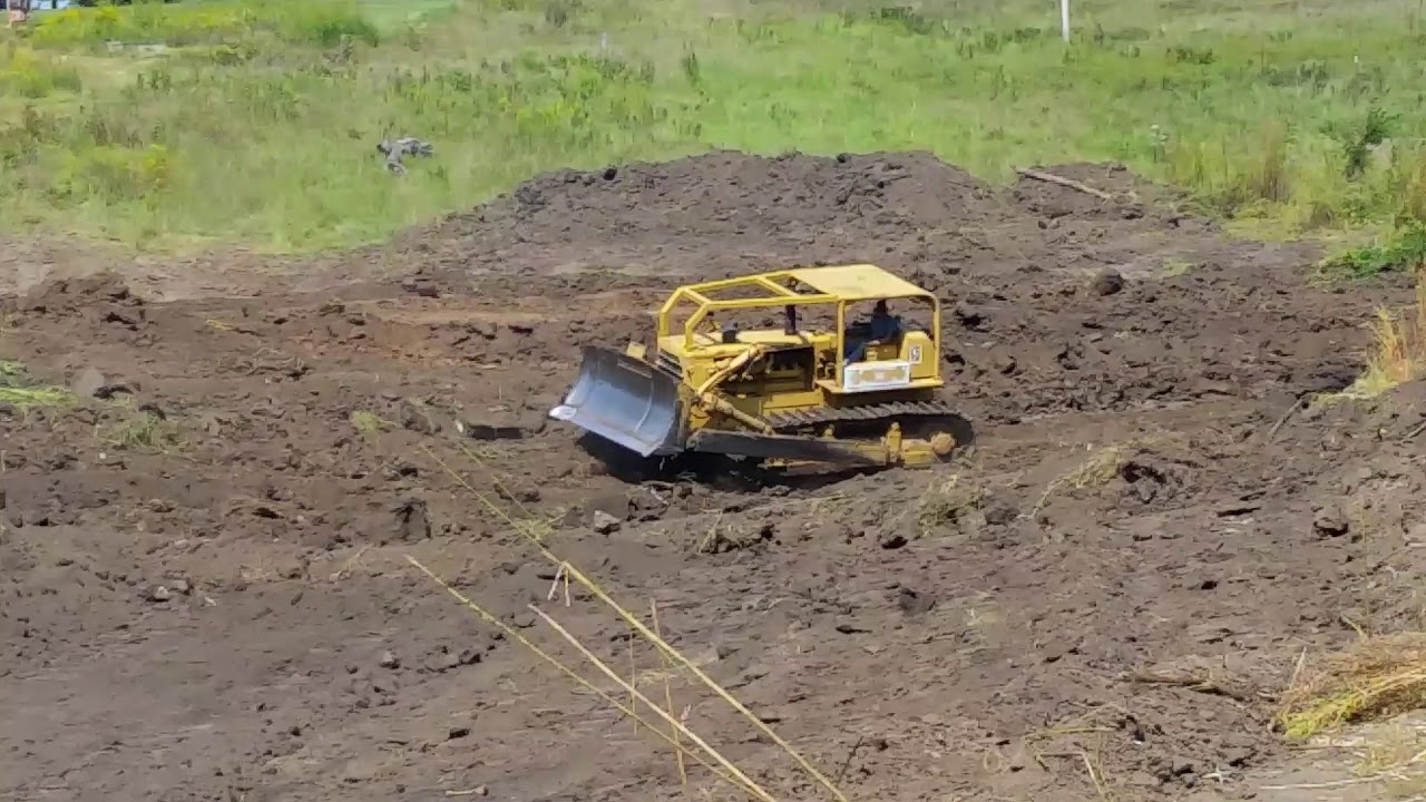 D8H Cat Dozer building dry structure! - YouTube