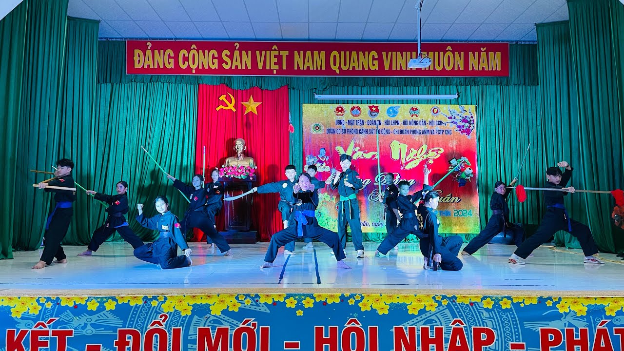 Môn Phái Kim Long Võ Đạo xuất quân đầu năm 2024, biểu diễn chương trình ...