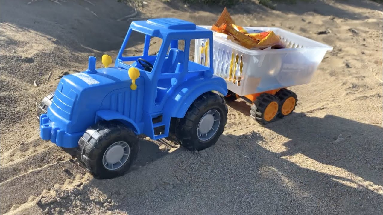 Blue Tractor collects garbage on the sandy beach | Educational video ...