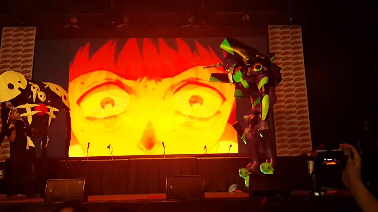 EVA 01 Cosplay en Comicon Buenos Aires 2015 - YouTube