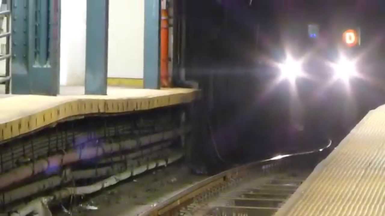 BMT Broadway Line: R68 D Train at Whitehall St-South Ferry via R Line ...