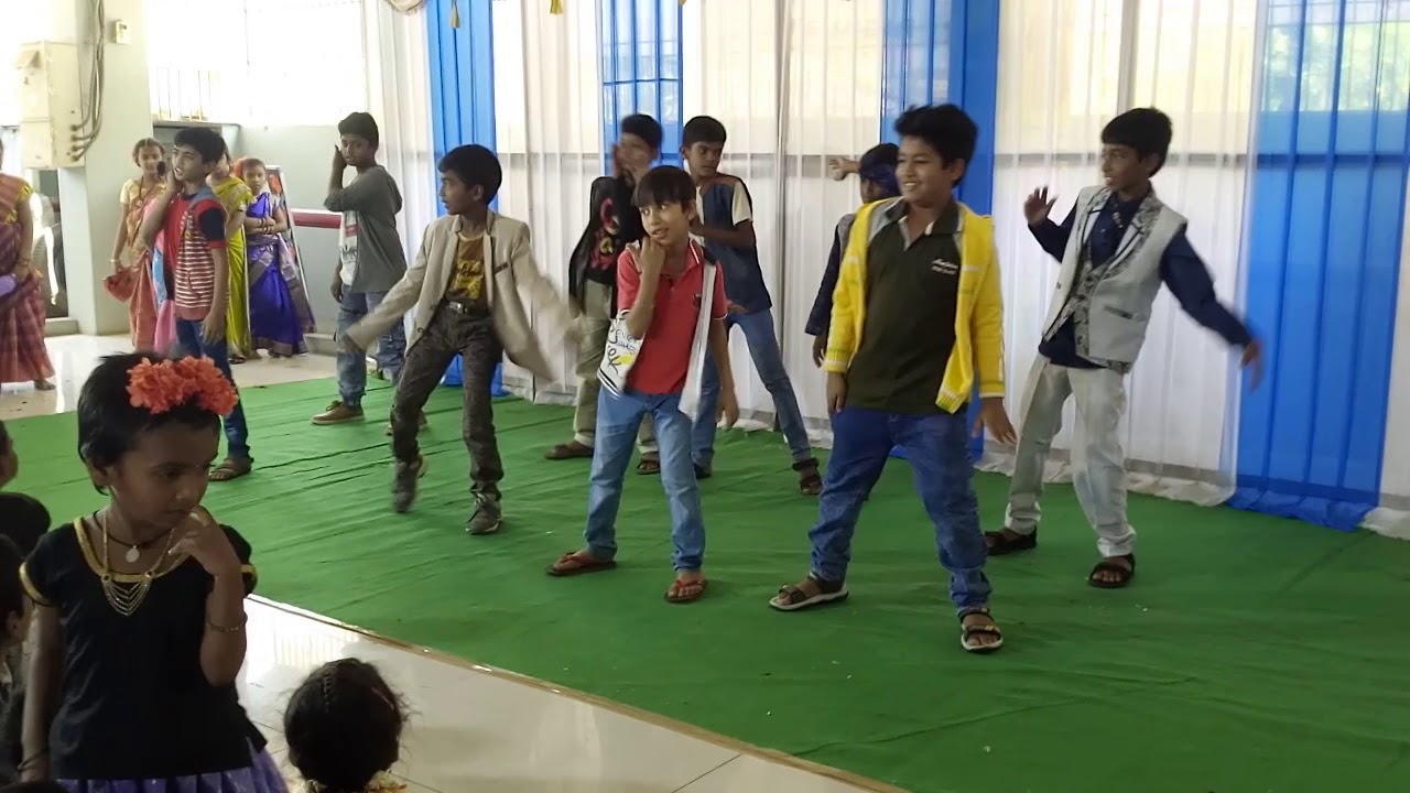 Dance performance by chaitanya students k4 branch(3) - YouTube