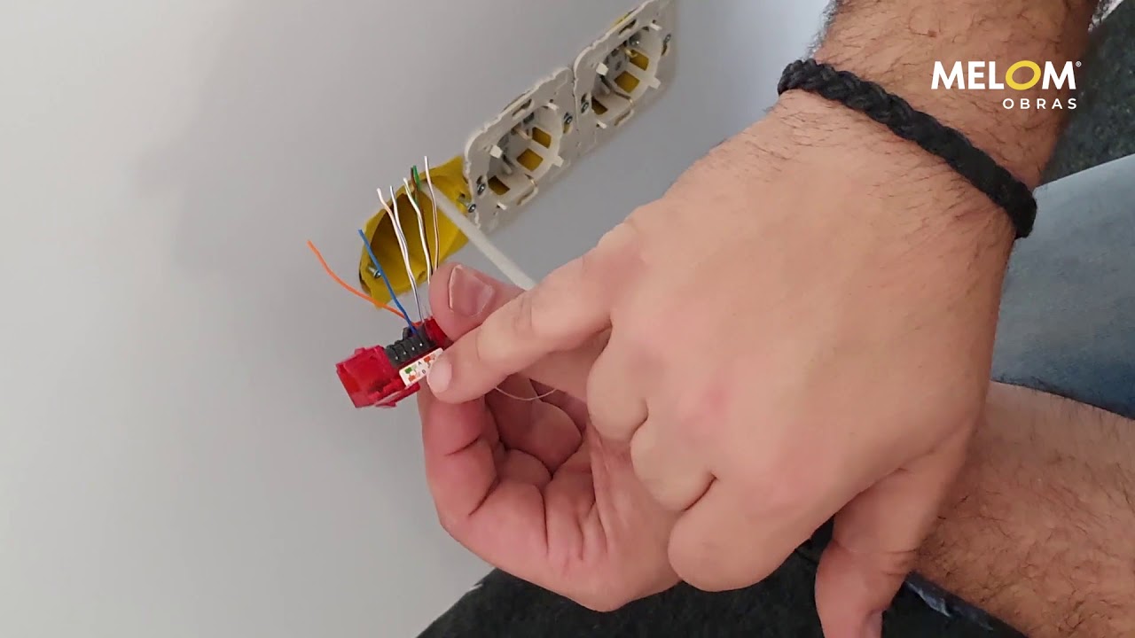 Do it yourself: "Instalação ficha RJ45 fêmea" - YouTube