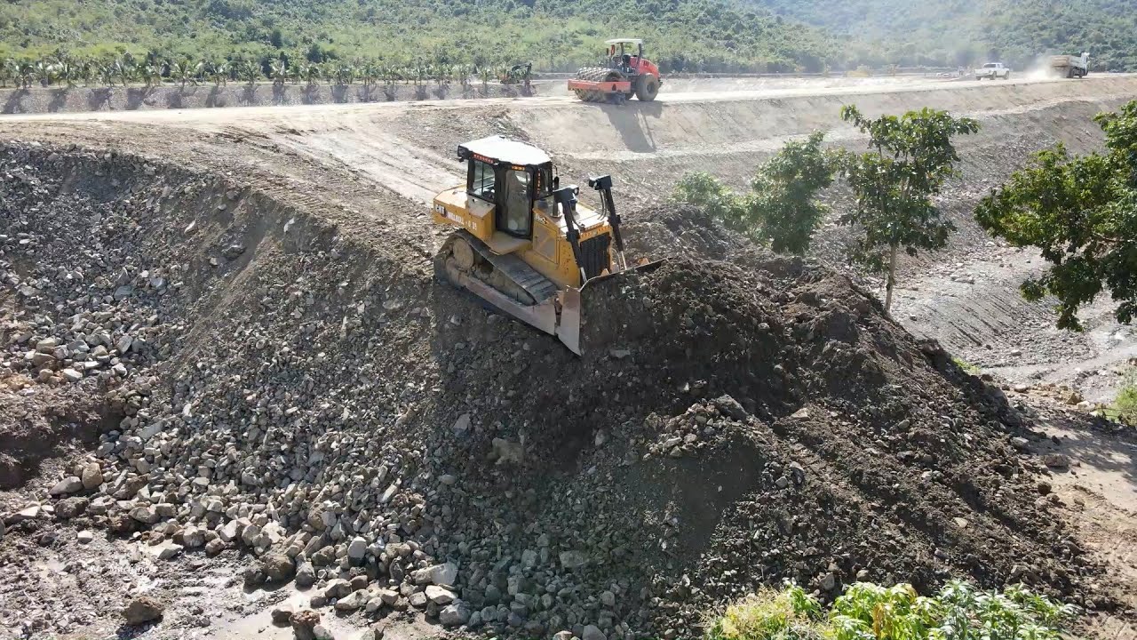 Absolute Incredible Bulldozer Operator Skills Pushing Dirt On new Road ...