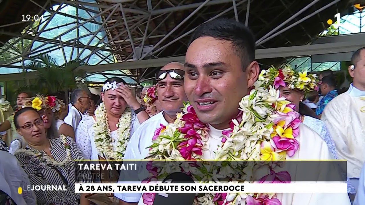 Tareva TAITI devient le 26ème prêtre polynésien à l'âge de 28 ans - YouTube