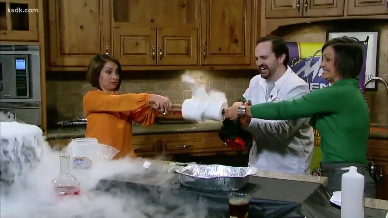 Kinetic Kevin from Mad Science stops by Show Me St. Louis for Halloween ...