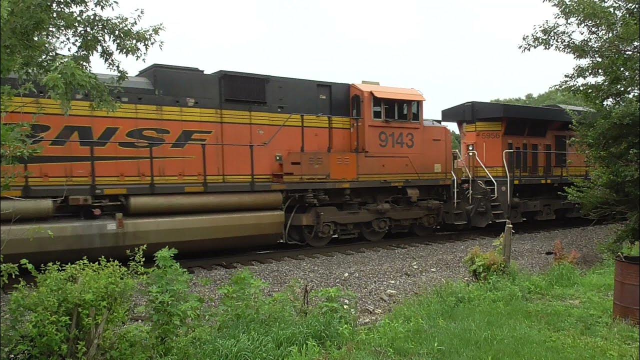 BNSF 5956 West in Wyanet, IL 8/4/21 - YouTube