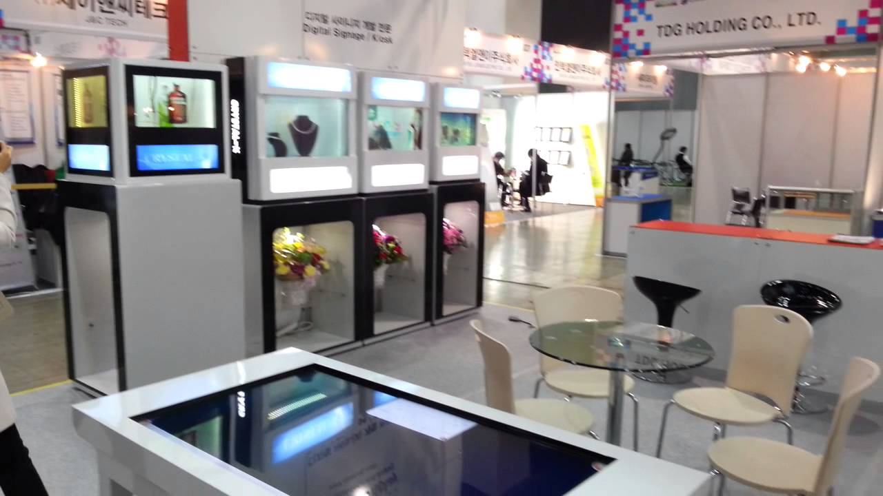 digiSIGN 2012, Digital Signage Multi-touch Table, Newonetnd - YouTube