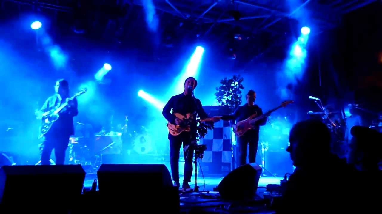 British Sea Power - Who's In Control (live at Leefest) - YouTube