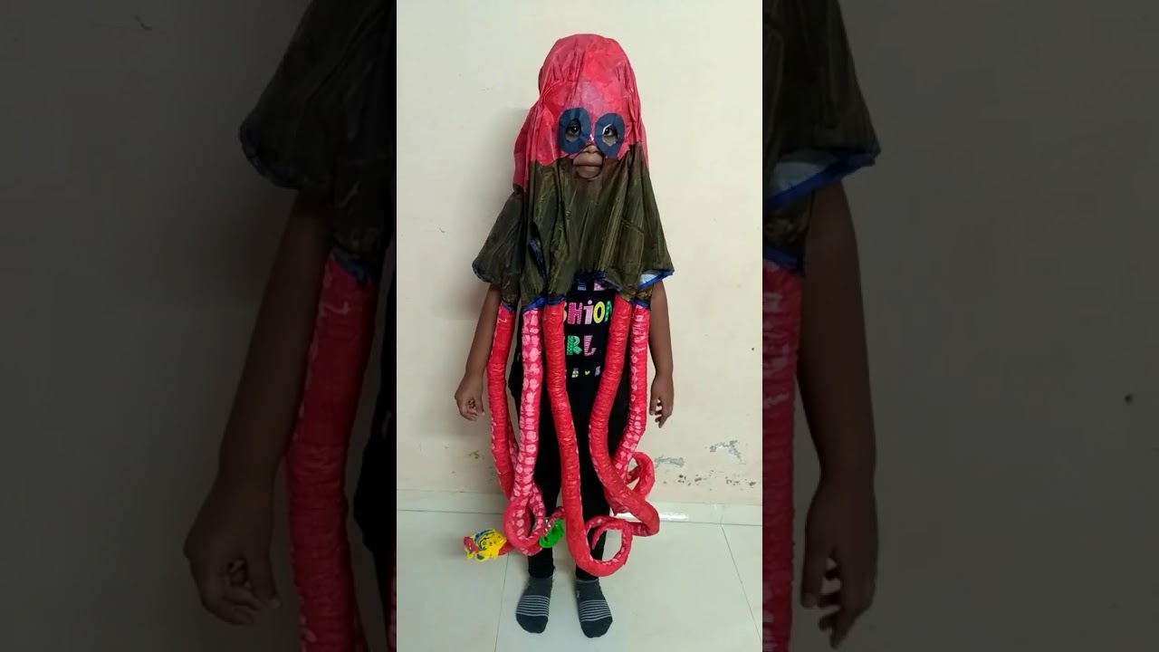 Octopus fancy dress act by Manasvi Mutke - YouTube