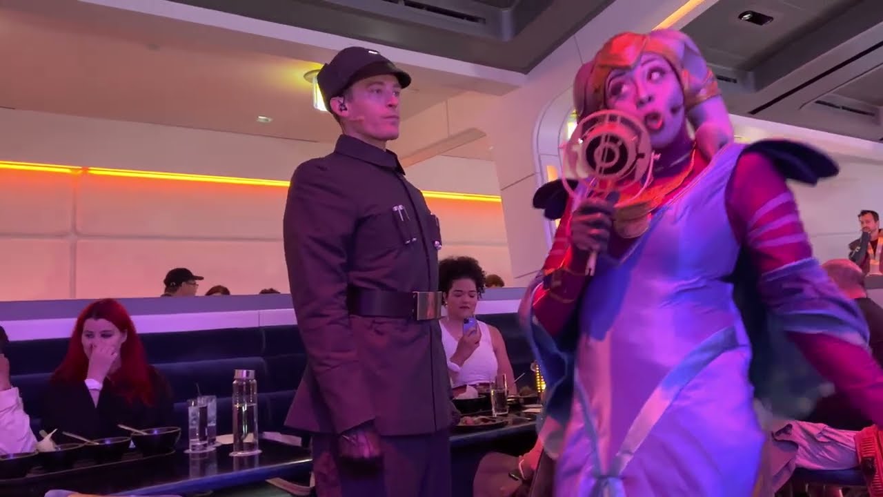 Star Wars Halcyon Galactic Starcruiser - Gaya interacts with First ...