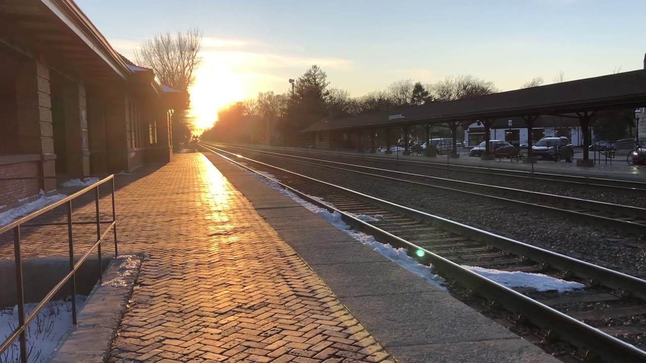Inbound Metra 116 Express Meets Outbound Metra 186 Express at Riverside ...
