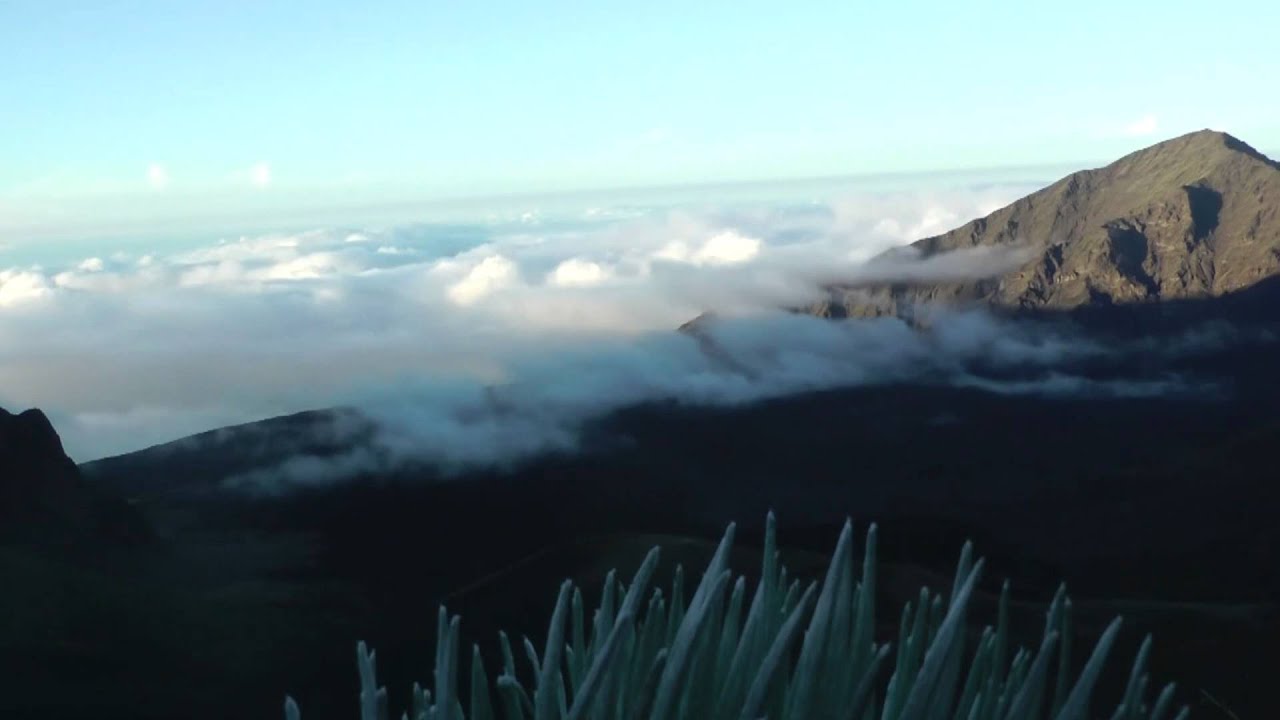 Hawaiian Volcano Sunset to Sunrise - YouTube