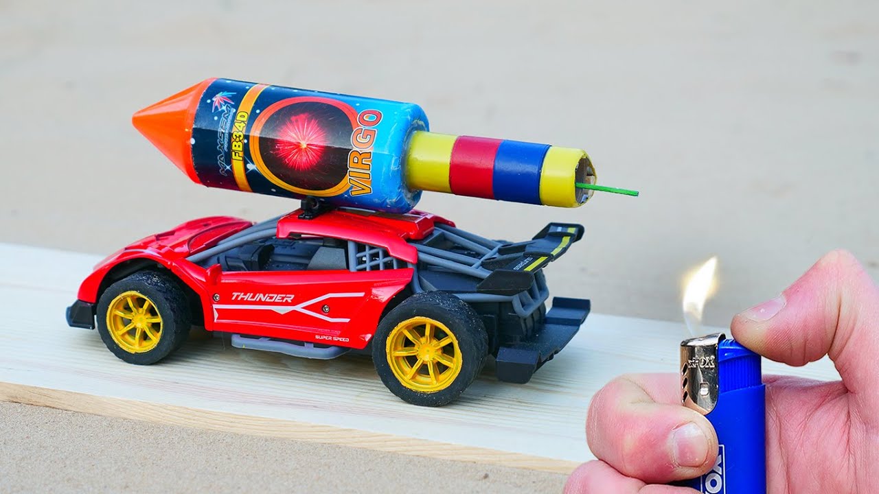 EXPERIMENT: XXL ROCKET INSTEAD OF THE ENGINE IN A CAR - YouTube