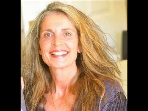 Glassmaker Laura Hart radio interview - YouTube