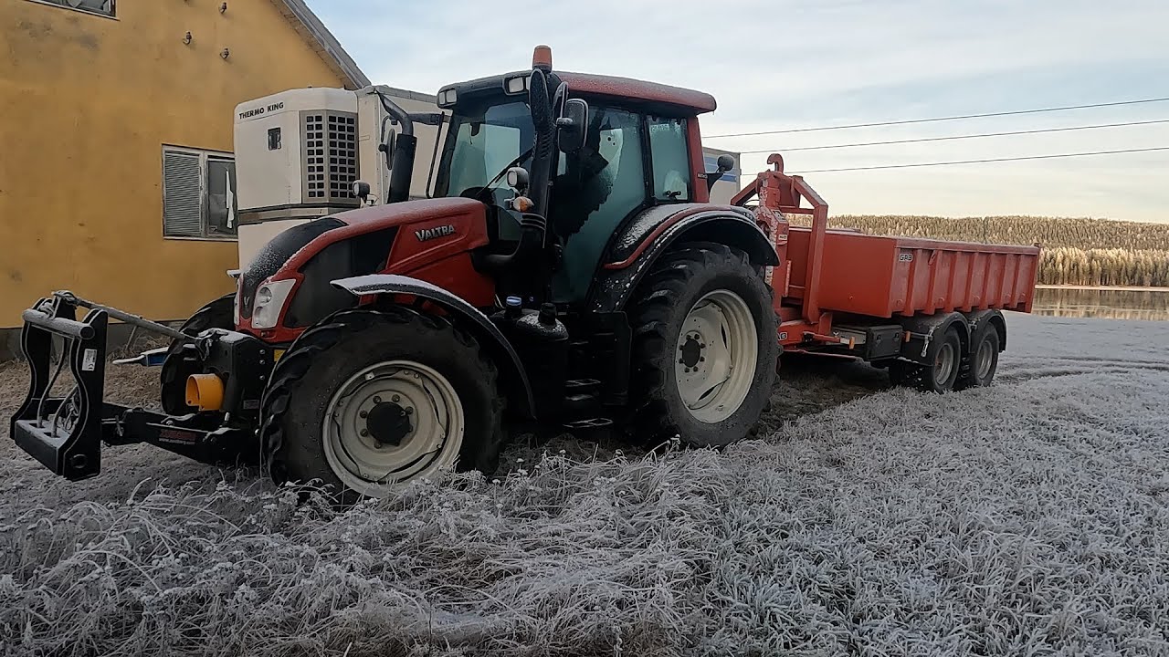 CAT 308E and Valtra N123 Cold start in the early winter - YouTube