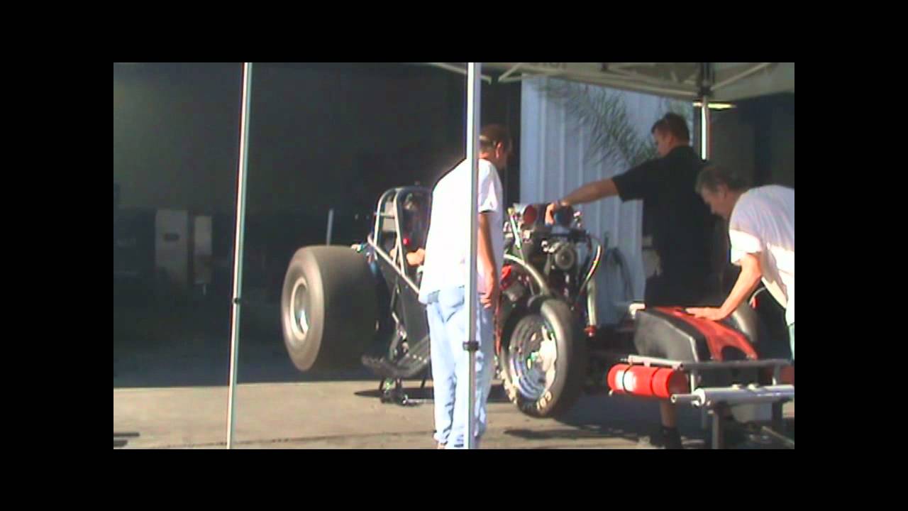 Robert Overholser warming up a Nitro Funny Car - YouTube