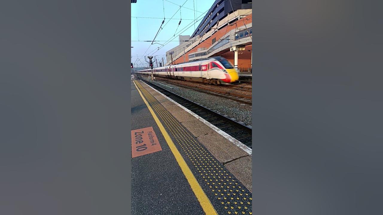LNER Azuma passing Doncaster 19/2/25 - YouTube