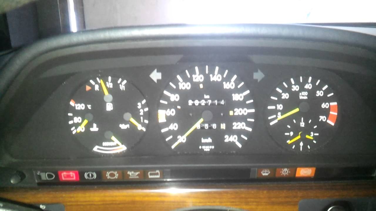 Mercedes-Benz W126 420SE Cold Start - YouTube