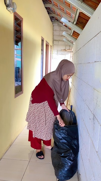 UJUNGNYA JATOH DI MOTOR 🫠 #minivlog #dailyroutine #beresberesrumah #trending #fyp #funny #shorts ...