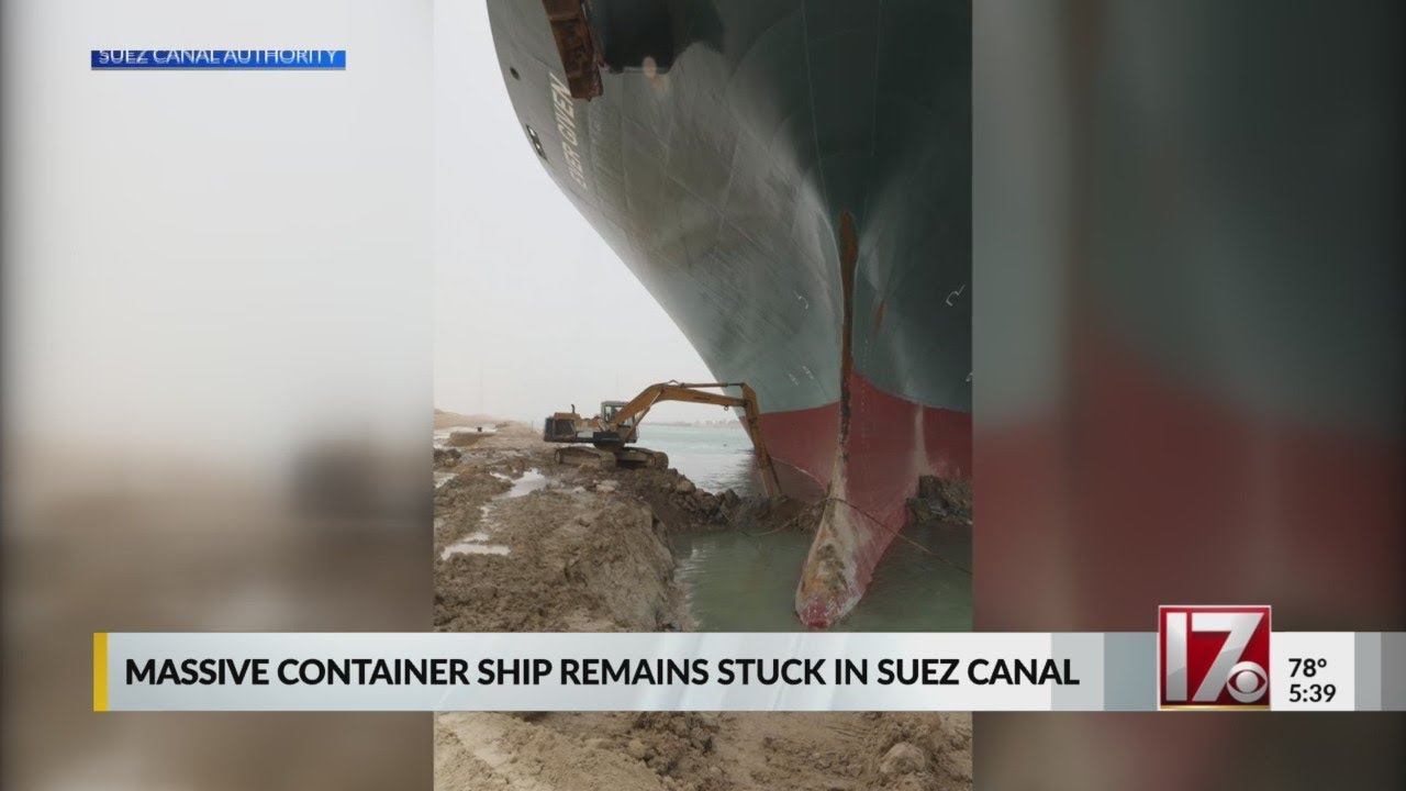 Cargo ship continues to block Suez Canal - YouTube