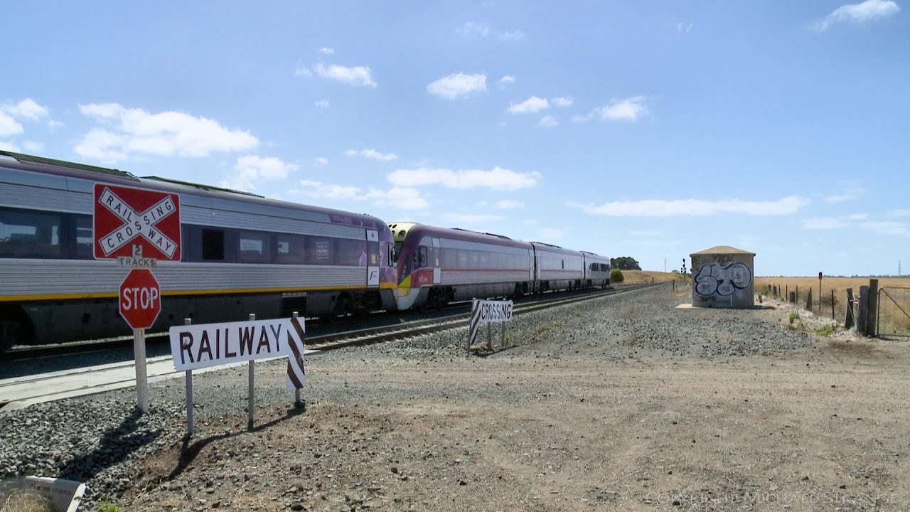 Vline Vlocity Railcar Transfer VL27 & VL41 At Railway Crossing (27/1 ...