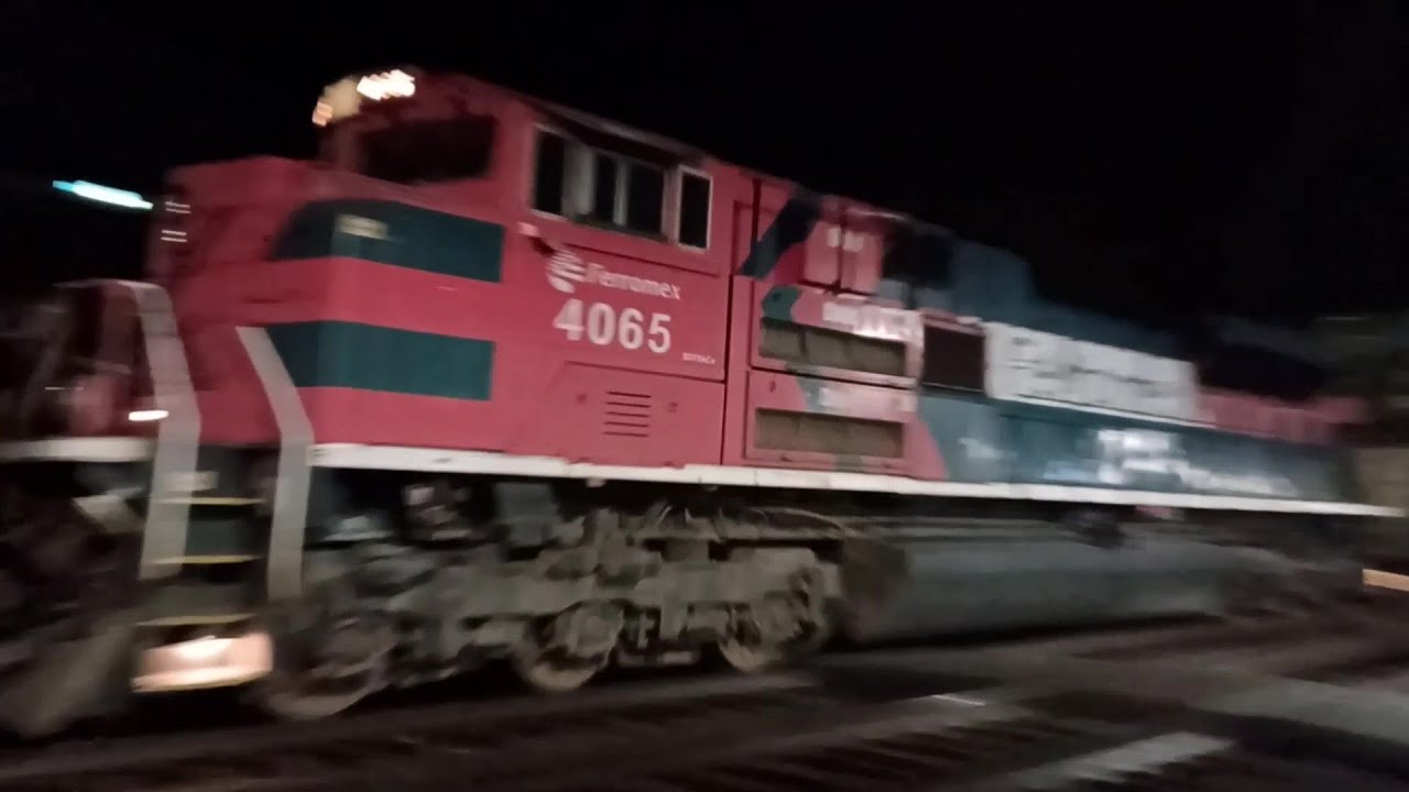 FERROMEX #4065 led by NS #1827-240 & BNSF #5776-283 /HUGE NS 243 DPass BNSF #5776-283 & UP #5652 ...