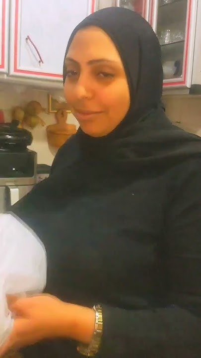 #زلت امى بيهم #علشان هى الا عزمنى #يازل السنين الاهشوفه - YouTube