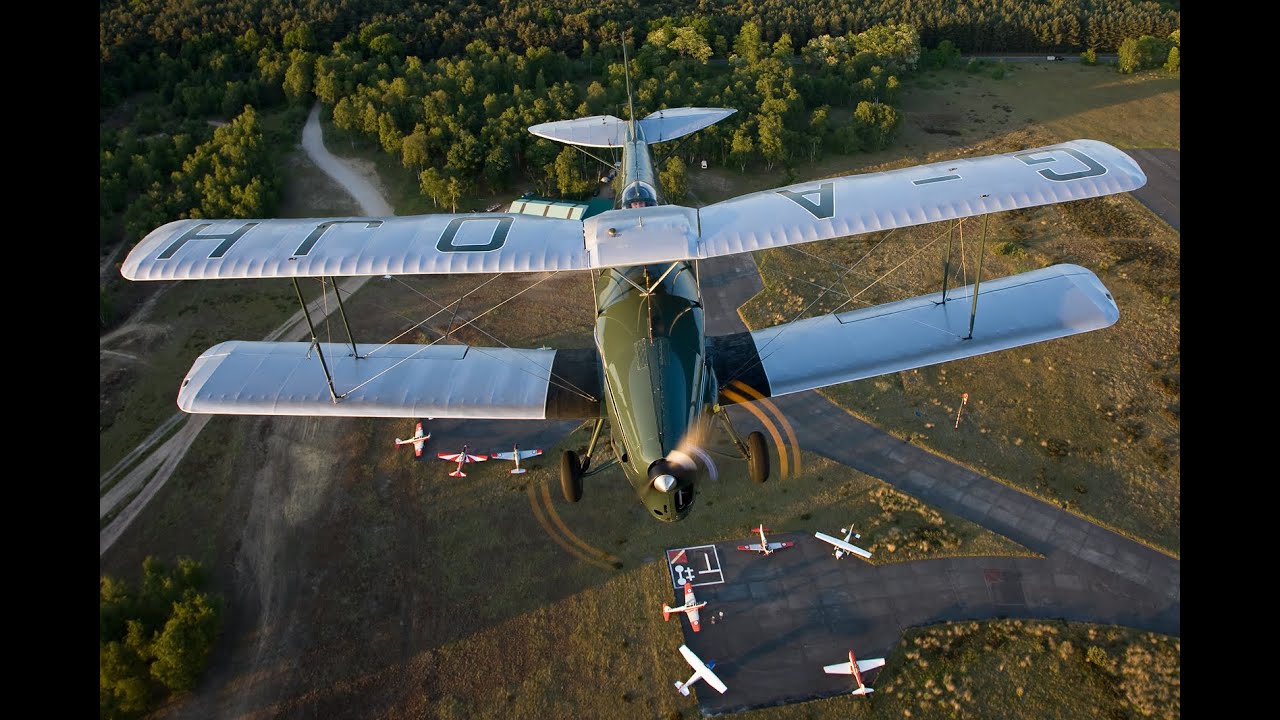 de Havilland Fox Moth Airplane Type - YouTube