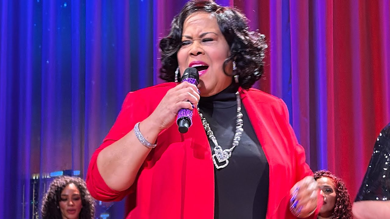 Martha Wash (First Ladies of Disco) - It's Raining Men, live at Myron's ...