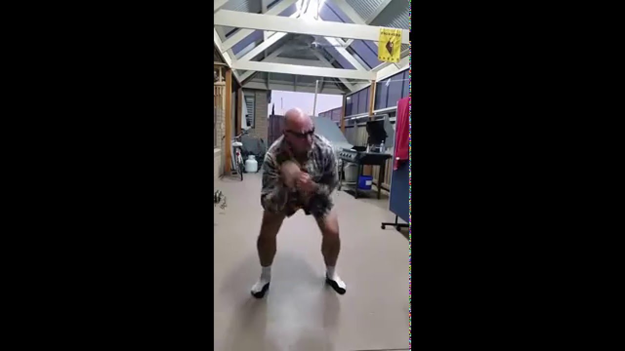 The sharpie Dance Oz 70s - YouTube