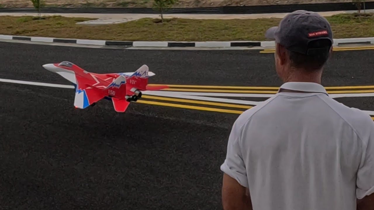 Kalvin Lim's smoking vector thrust Mig-29 Fulcrum 4K UHD 60fps - YouTube