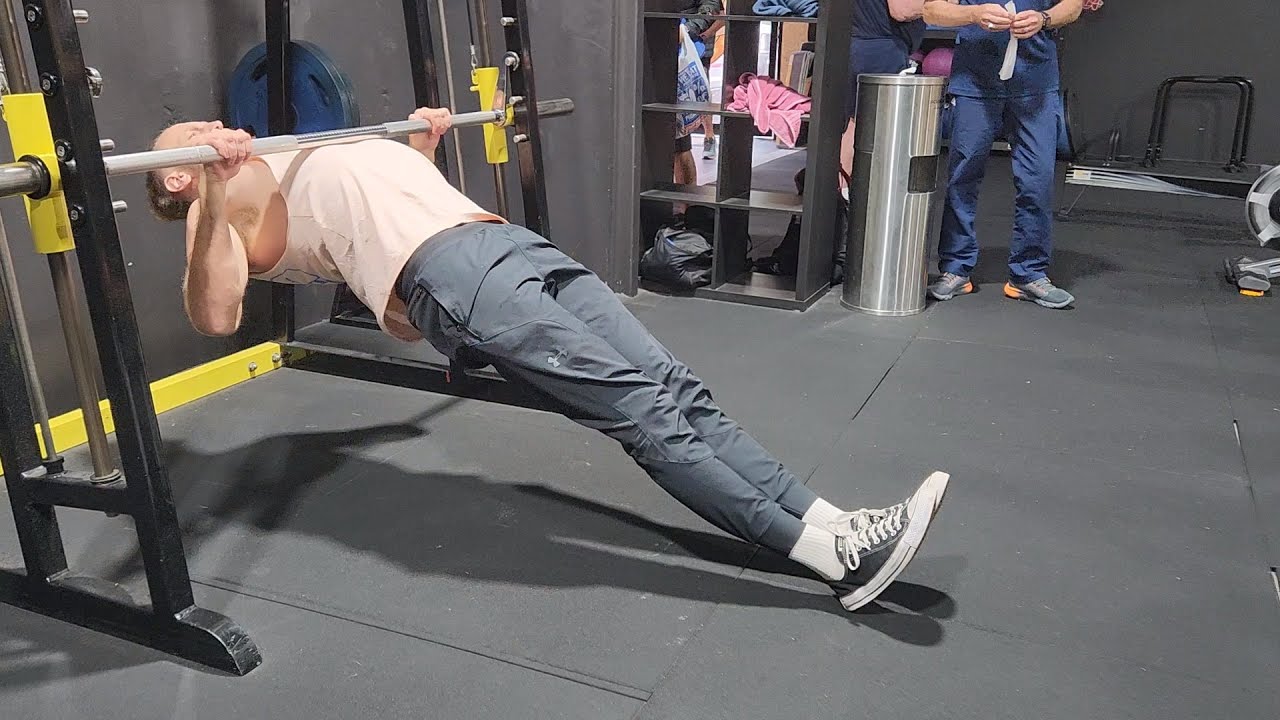 Smith Machine Inverted Row - YouTube