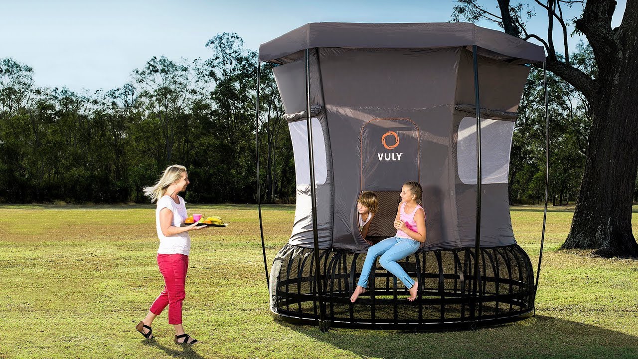 Vuly Trampolines Thunder - YouTube
