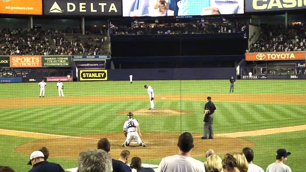 Pitcher Closer Rivera's warm up last inning - Yankees@Tigers 170810 ...