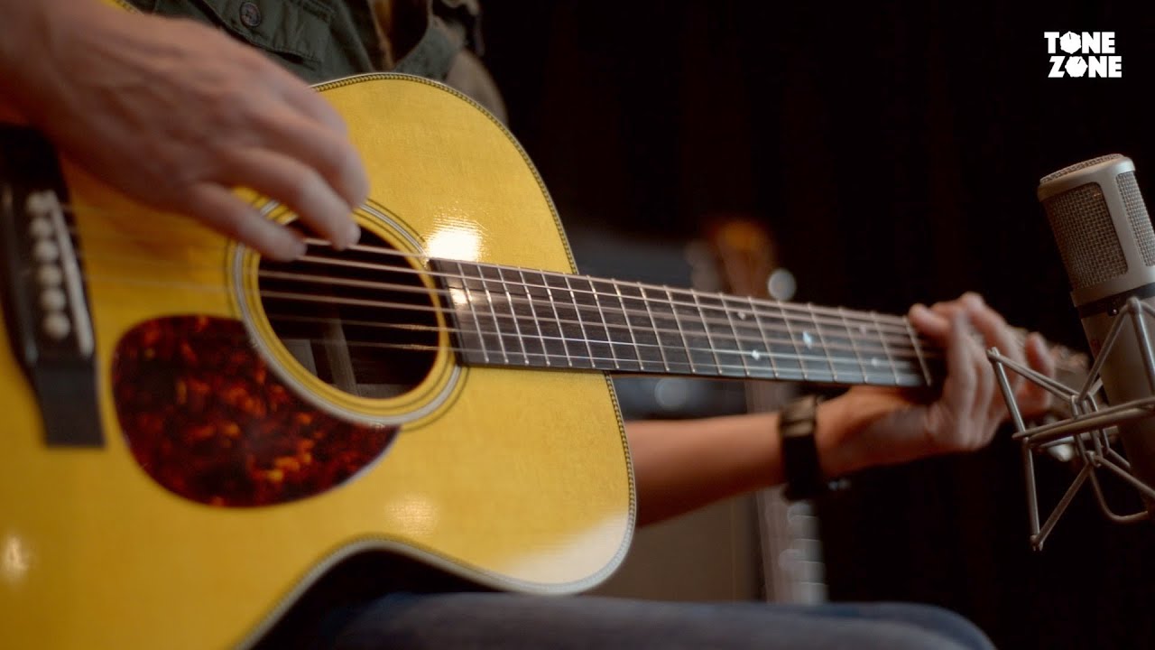 Flatpicking guitar comparison | Dreadnought vs. LG vs. OM vs. 000 ...